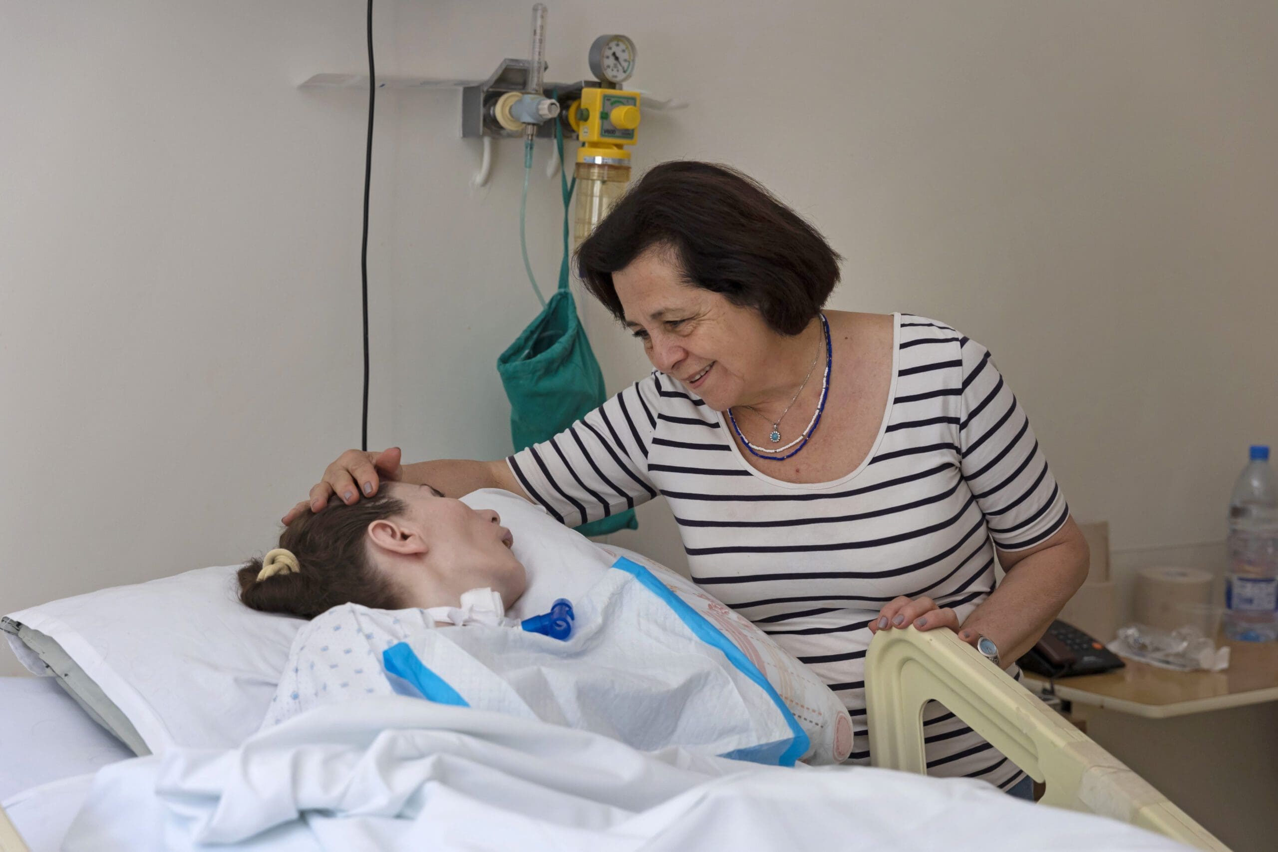 De Paul's Daughters: Offering Health Care in a Time of Crisis | CNEWA