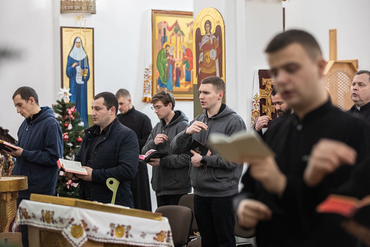 To Be a Good Priest in Ukraine | CNEWA