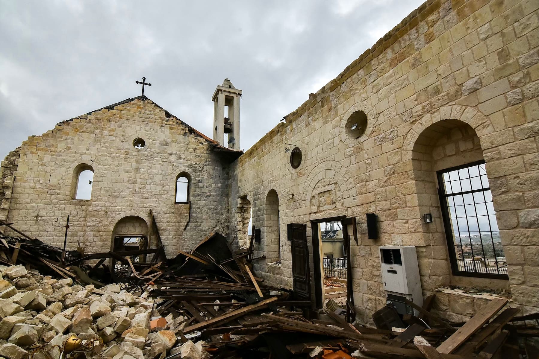 Church Picks Up Pieces as War Lingers | CNEWA