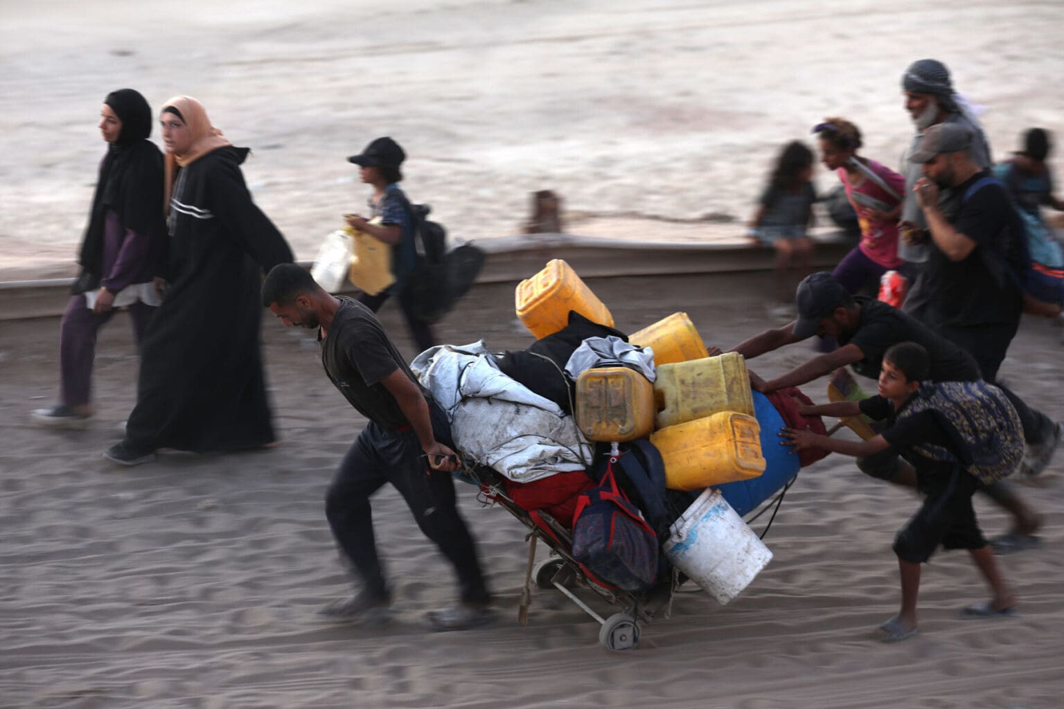 Support Emergency Relief in the Holy Land | CNEWA